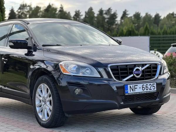 Melns Volvo XC60 2009 Cēsis, ar dzinēja tilpumu 2.40 L un nobraukumu 277 tūkst. km par 7500 €, foto 1 vietnē AUTOMOTO.COM.LV