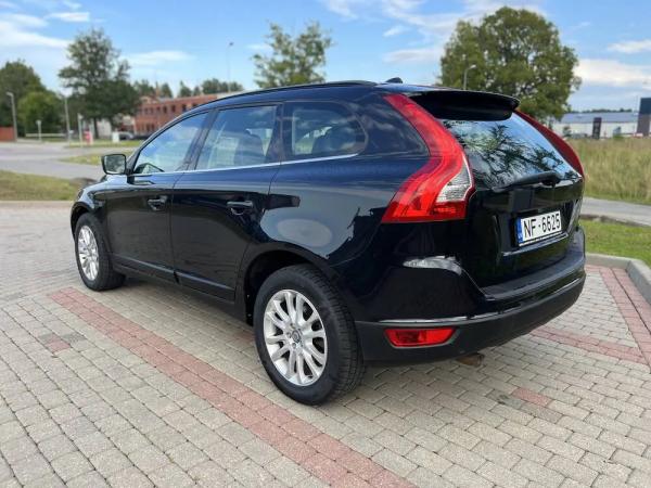 Melns Volvo XC60 2009 Cēsis, ar dzinēja tilpumu 2.40 L un nobraukumu 277 tūkst. km par 7500 €, foto 5 vietnē AUTOMOTO.COM.LV