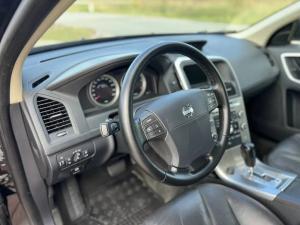Black Volvo XC60 2009 in Cesis, with an engine capacity of 2.40 L and mileage of 277 thousand km for 7500 €, photo 11 on AUTOMOTO.COM.LV