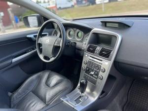 Black Volvo XC60 2009 in Cesis, with an engine capacity of 2.40 L and mileage of 277 thousand km for 7500 €, photo 12 on AUTOMOTO.COM.LV