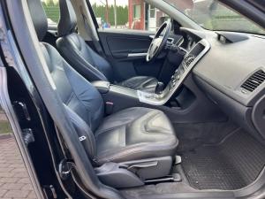 Black Volvo XC60 2009 in Cesis, with an engine capacity of 2.40 L and mileage of 277 thousand km for 7500 €, photo 13 on AUTOMOTO.COM.LV