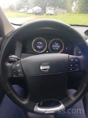 Black Volvo XC60 2009 in Ogre, with an engine capacity of 2.40 L and mileage of 415 thousand km for 5400 €, photo 9 on AUTOMOTO.COM.LV