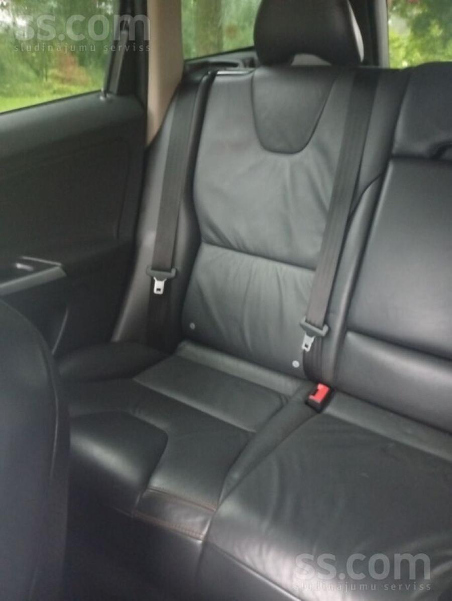 Black Volvo XC60 2009 in Ogre, with an engine capacity of 2.40 L and mileage of 415 thousand km for 5400 €, photo 11 on AUTOMOTO.COM.LV