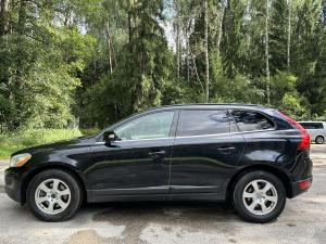 Black Volvo XC60 2009 in Taurage, with an engine capacity of 2.40 L and mileage of 350 thousand km for 5350 €, photo 6 on AUTOMOTO.COM.LV