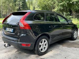 Black Volvo XC60 2009 in Taurage, with an engine capacity of 2.40 L and mileage of 350 thousand km for 5350 €, photo 10 on AUTOMOTO.COM.LV