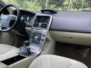 Black Volvo XC60 2009 in Taurage, with an engine capacity of 2.40 L and mileage of 350 thousand km for 5350 €, photo 20 on AUTOMOTO.COM.LV