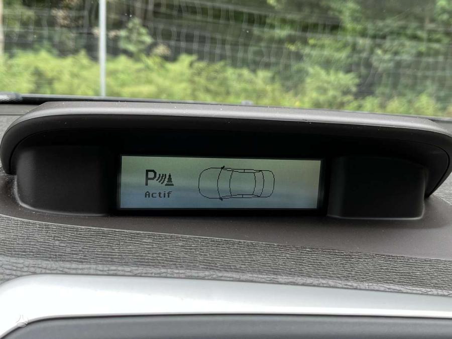 Black Volvo XC60 2009 in Taurage, with an engine capacity of 2.40 L and mileage of 350 thousand km for 5350 €, photo 23 on AUTOMOTO.COM.LV