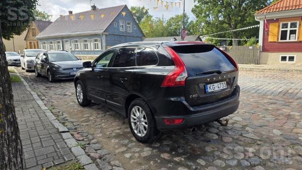 Melns Volvo XC60 2009 Jelgava, ar dzinēja tilpumu 2.40 L un nobraukumu 0 tūkst. km par 3290 €, foto 4 vietnē AUTOMOTO.COM.LV