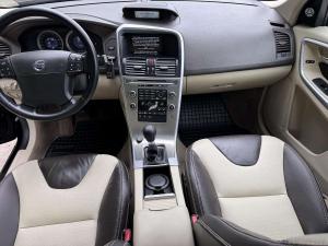 Black Volvo XC60 2009 in Siauliai, with an engine capacity of 2.40 L and mileage of 300 thousand km for 7950 €, photo 22 on AUTOMOTO.COM.LV