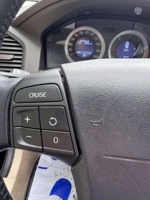 Black Volvo XC60 2009 in Siauliai, with an engine capacity of 2.40 L and mileage of 300 thousand km for 7950 €, photo 24 on AUTOMOTO.COM.LV