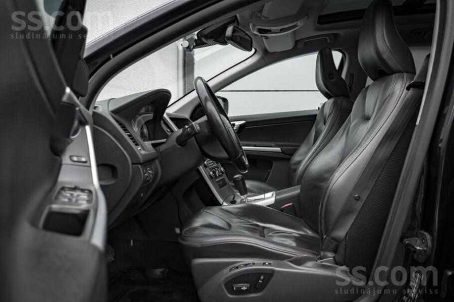 Melns Volvo XC60 2009 Rīga, ar dzinēja tilpumu 2.40 L un nobraukumu 273 tūkst. km par 7450 €, foto 10 vietnē AUTOMOTO.COM.LV