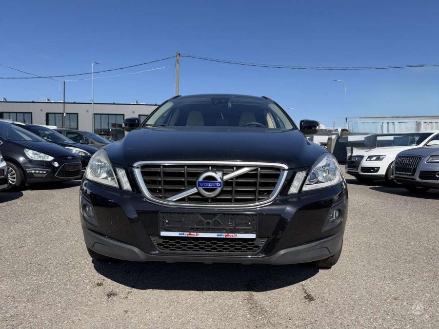 Black Volvo XC60 2009 in Kaunas, with an engine capacity of 2.40 L and mileage of 260 thousand km for 5900 €, photo 1 on AUTOMOTO.COM.LV
