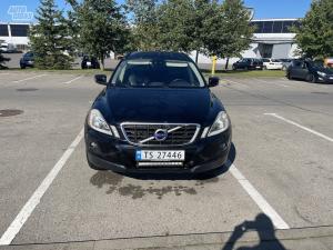 Melns Volvo XC60 2009 Panevēža, ar dzinēja tilpumu 2.40 L un nobraukumu 374 tūkst. km par 4600 €, foto  vietnē AUTOMOTO.COM.LV