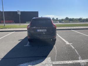 Black Volvo XC60 2009 in Panevezys, with an engine capacity of 2.40 L and mileage of 374 thousand km for 4600 €, photo 7 on AUTOMOTO.COM.LV