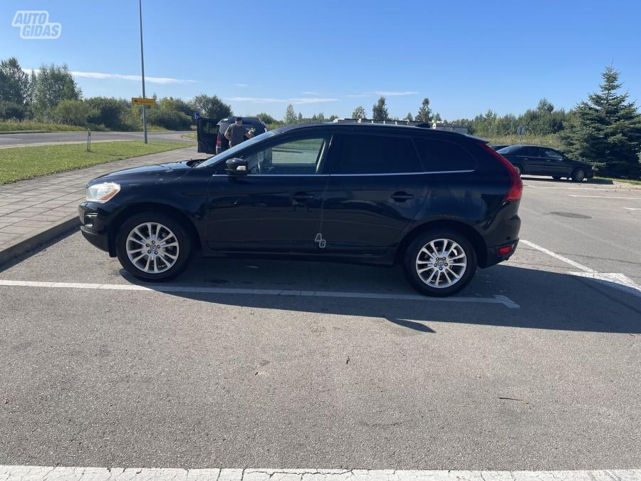 Black Volvo XC60 2009 in Panevezys, with an engine capacity of 2.40 L and mileage of 374 thousand km for 4600 €, photo 9 on AUTOMOTO.COM.LV