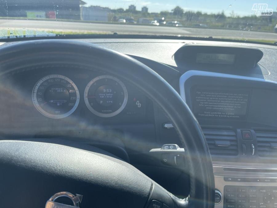 Black Volvo XC60 2009 in Panevezys, with an engine capacity of 2.40 L and mileage of 374 thousand km for 4600 €, photo 11 on AUTOMOTO.COM.LV