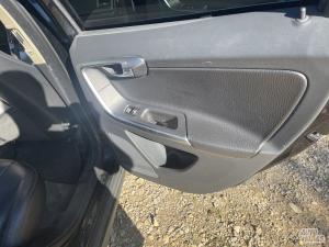Black Volvo XC60 2009 in Panevezys, with an engine capacity of 2.40 L and mileage of 374 thousand km for 4600 €, photo 28 on AUTOMOTO.COM.LV