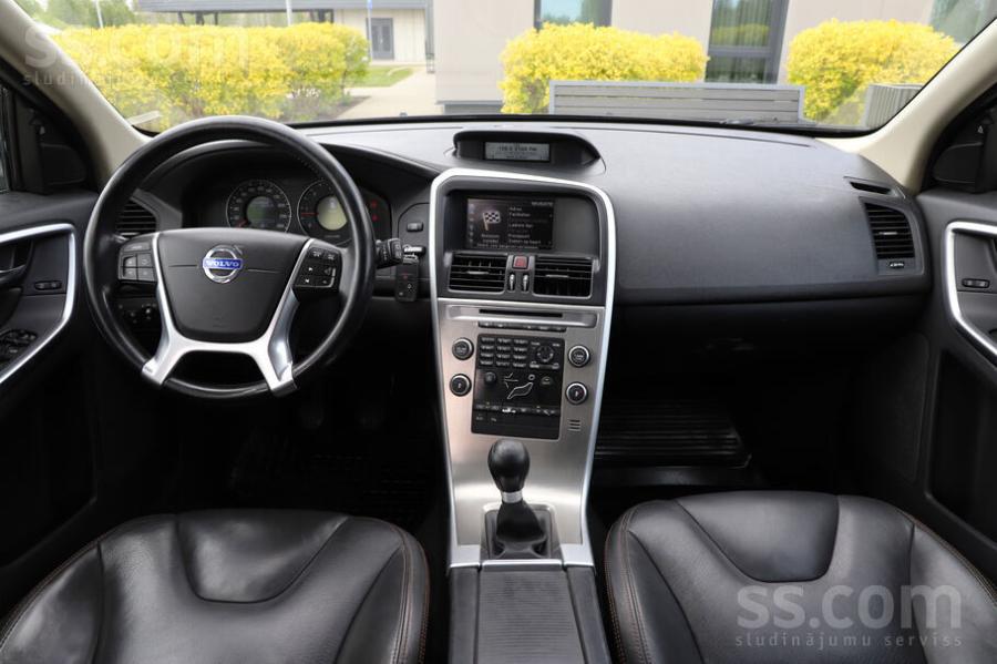 Melns Volvo XC60 2009 Tukums, ar dzinēja tilpumu 2.40 L un nobraukumu 361 tūkst. km par 5990 €, foto 7 vietnē AUTOMOTO.COM.LV