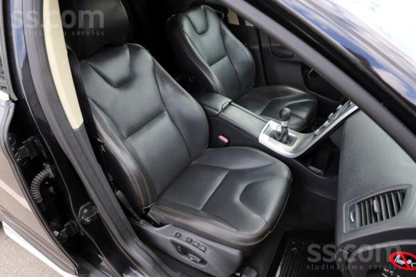Melns Volvo XC60 2009 Tukums, ar dzinēja tilpumu 2.40 L un nobraukumu 361 tūkst. km par 5990 €, foto 8 vietnē AUTOMOTO.COM.LV