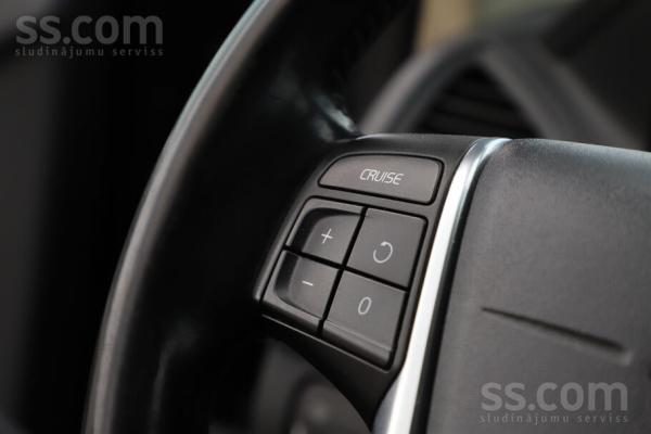 Melns Volvo XC60 2009 Tukums, ar dzinēja tilpumu 2.40 L un nobraukumu 361 tūkst. km par 5990 €, foto 10 vietnē AUTOMOTO.COM.LV