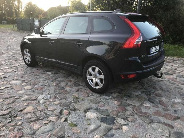 Volvo XC60 2009 Šilutė vietnē Melns Volvo XC60 2009 Šilutė, ar dzinēja tilpumu 2.40 L un nobraukumu 343 tūkst. km par 6350 €, foto 3 vietnē AUTOMOTO.COM.LV