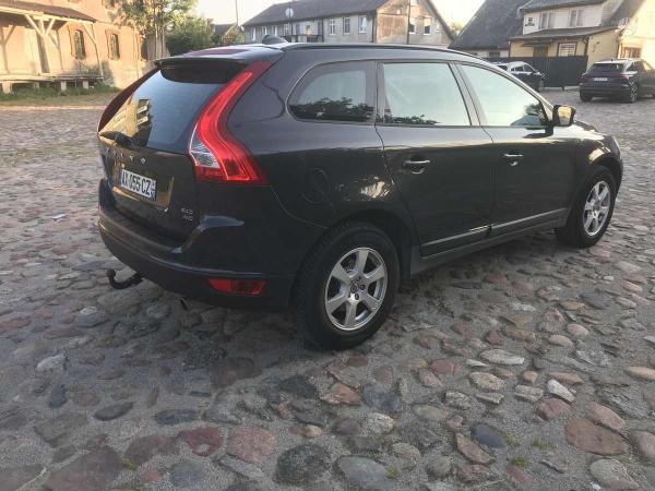 Volvo XC60 2009 Šilutė vietnē Melns Volvo XC60 2009 Šilutė, ar dzinēja tilpumu 2.40 L un nobraukumu 343 tūkst. km par 6350 €, foto 8 vietnē AUTOMOTO.COM.LV