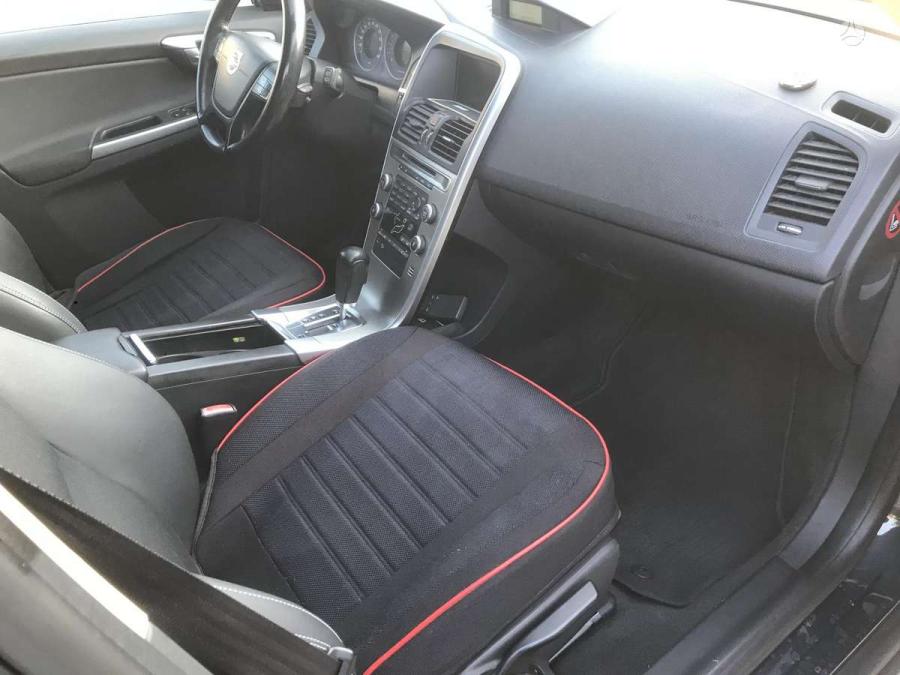Melns Volvo XC60 2009 Šilutė, ar dzinēja tilpumu 2.40 L un nobraukumu 343 tūkst. km par 6350 €, foto 16 vietnē AUTOMOTO.COM.LV