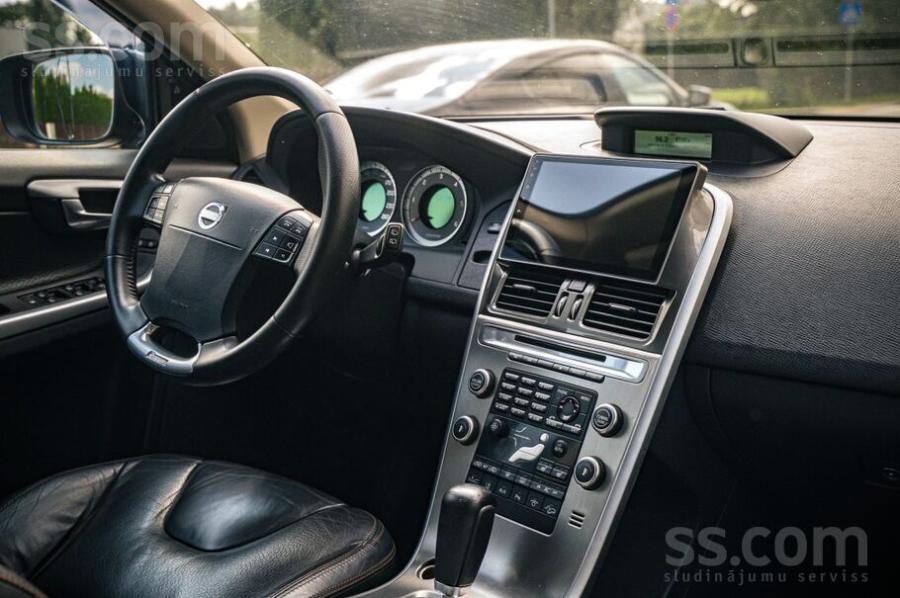 Melns Volvo XC60 2009 Rīga, ar dzinēja tilpumu 2.40 L un nobraukumu 0 tūkst. km par 4990 €, foto 8 vietnē AUTOMOTO.COM.LV