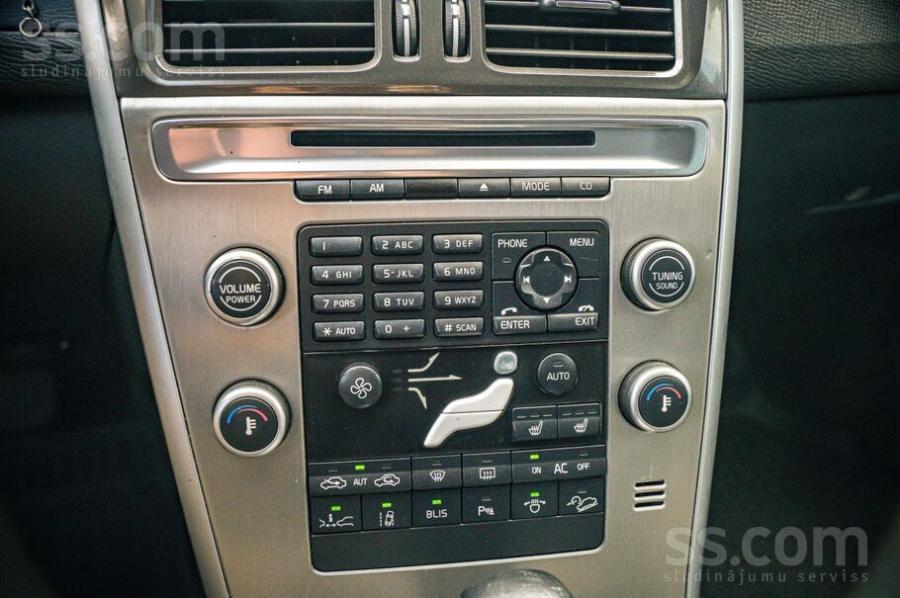 Melns Volvo XC60 2009 Rīga, ar dzinēja tilpumu 2.40 L un nobraukumu 0 tūkst. km par 4990 €, foto 15 vietnē AUTOMOTO.COM.LV