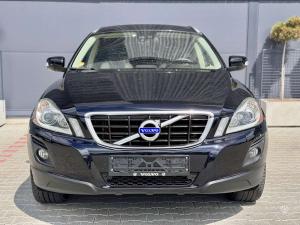 Black Volvo XC60 2009 in Siauliai, with an engine capacity of 2.40 L and mileage of 300 thousand km for 7950 €, photo 4 on AUTOMOTO.COM.LV