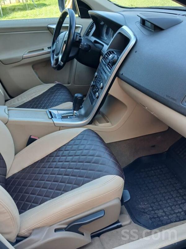 Melns Volvo XC60 2009 Daugavpils, ar dzinēja tilpumu 2.40 L un nobraukumu 234 tūkst. km par 8500 €, foto 7 vietnē AUTOMOTO.COM.LV