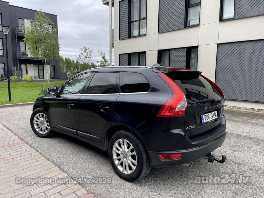 Melns Volvo XC60 2009 Tartu, ar dzinēja tilpumu 2.40 L un nobraukumu 380 tūkst. km par 5999 €, foto 3 vietnē AUTOMOTO.COM.LV