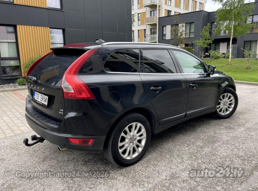 Melns Volvo XC60 2009 Tartu, ar dzinēja tilpumu 2.40 L un nobraukumu 380 tūkst. km par 5999 €, foto 5 vietnē AUTOMOTO.COM.LV