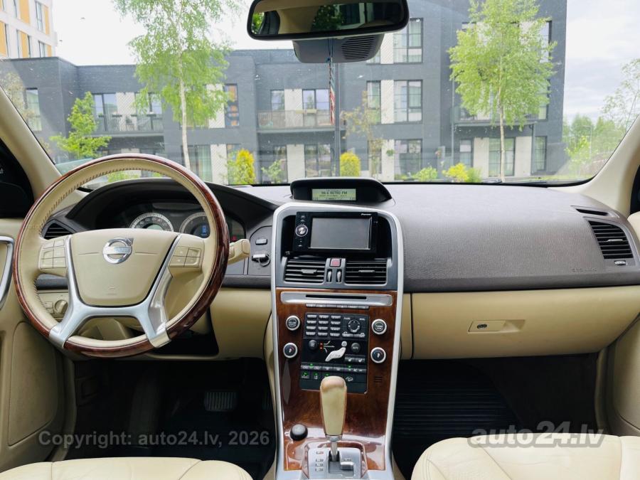 Melns Volvo XC60 2009 Tartu, ar dzinēja tilpumu 2.40 L un nobraukumu 380 tūkst. km par 5999 €, foto 12 vietnē AUTOMOTO.COM.LV