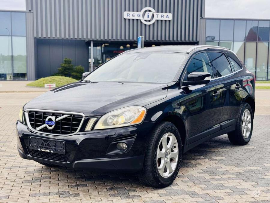 Black Volvo XC60 2009 in Siauliai, with an engine capacity of 2.40 L and mileage of 300 thousand km for 7650 €, photo 1 on AUTOMOTO.COM.LV