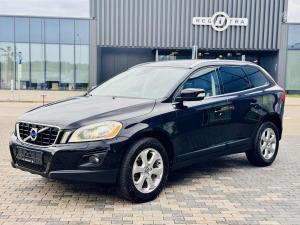 Black Volvo XC60 2009 in Siauliai, with an engine capacity of 2.40 L and mileage of 300 thousand km for 7650 €, photo 3 on AUTOMOTO.COM.LV