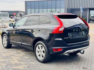 Black Volvo XC60 2009 in Siauliai, with an engine capacity of 2.40 L and mileage of 300 thousand km for 7650 €, photo 9 on AUTOMOTO.COM.LV