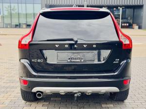 Black Volvo XC60 2009 in Siauliai, with an engine capacity of 2.40 L and mileage of 300 thousand km for 7650 €, photo 10 on AUTOMOTO.COM.LV