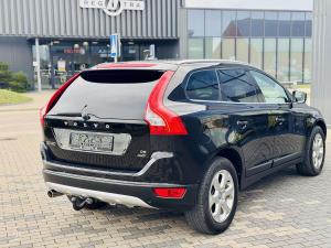 Black Volvo XC60 2009 in Siauliai, with an engine capacity of 2.40 L and mileage of 300 thousand km for 7650 €, photo 11 on AUTOMOTO.COM.LV