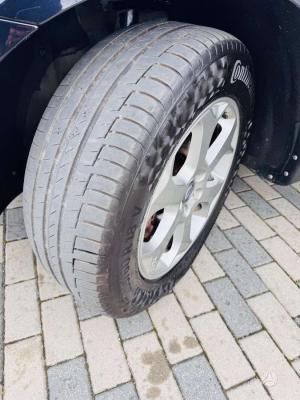 Black Volvo XC60 2009 in Siauliai, with an engine capacity of 2.40 L and mileage of 300 thousand km for 7650 €, photo 30 on AUTOMOTO.COM.LV