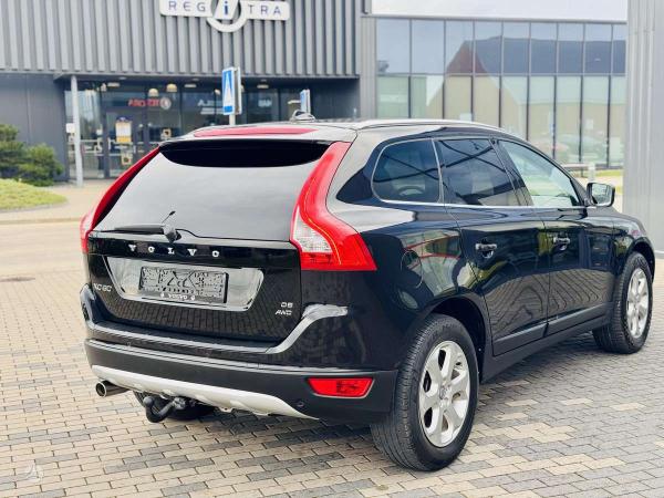 Black Volvo XC60 2009 in Siauliai, with an engine capacity of 2.40 L and mileage of 300 thousand km for 7650 €, photo 11 on AUTOMOTO.COM.LV