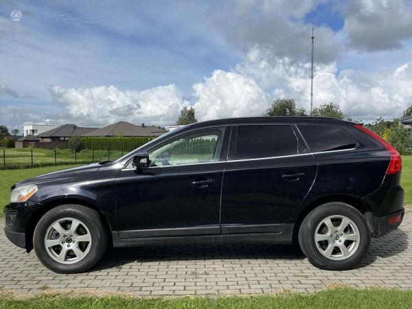 Volvo XC60 2009 Tauragė vietnē Melns Volvo XC60 2009 Tauragė, ar dzinēja tilpumu 2.40 L un nobraukumu 350 tūkst. km par 4750 €, foto 3 vietnē AUTOMOTO.COM.LV