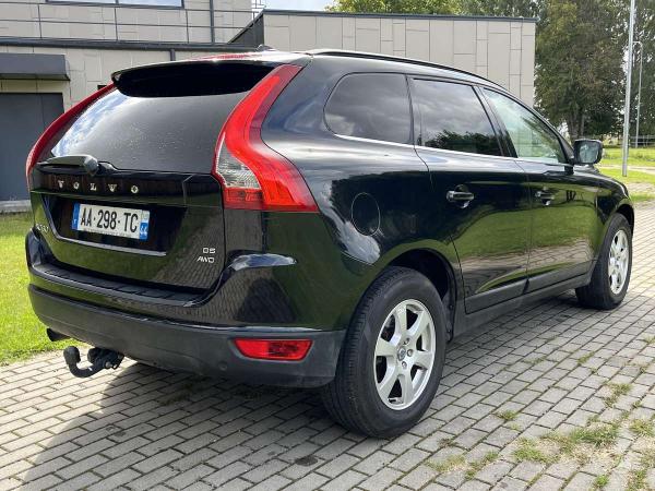 Volvo XC60 2009 Tauragė vietnē Melns Volvo XC60 2009 Tauragė, ar dzinēja tilpumu 2.40 L un nobraukumu 350 tūkst. km par 4750 €, foto 6 vietnē AUTOMOTO.COM.LV