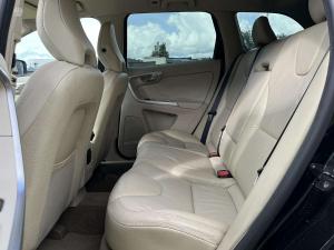 Melns Volvo XC60 2009 Tauragė, ar dzinēja tilpumu 2.40 L un nobraukumu 350 tūkst. km par 4750 €, foto 15 vietnē AUTOMOTO.COM.LV