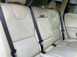 Melns Volvo XC60 2009 Tauragė, ar dzinēja tilpumu 2.40 L un nobraukumu 350 tūkst. km par 4750 €, foto 18 vietnē AUTOMOTO.COM.LV