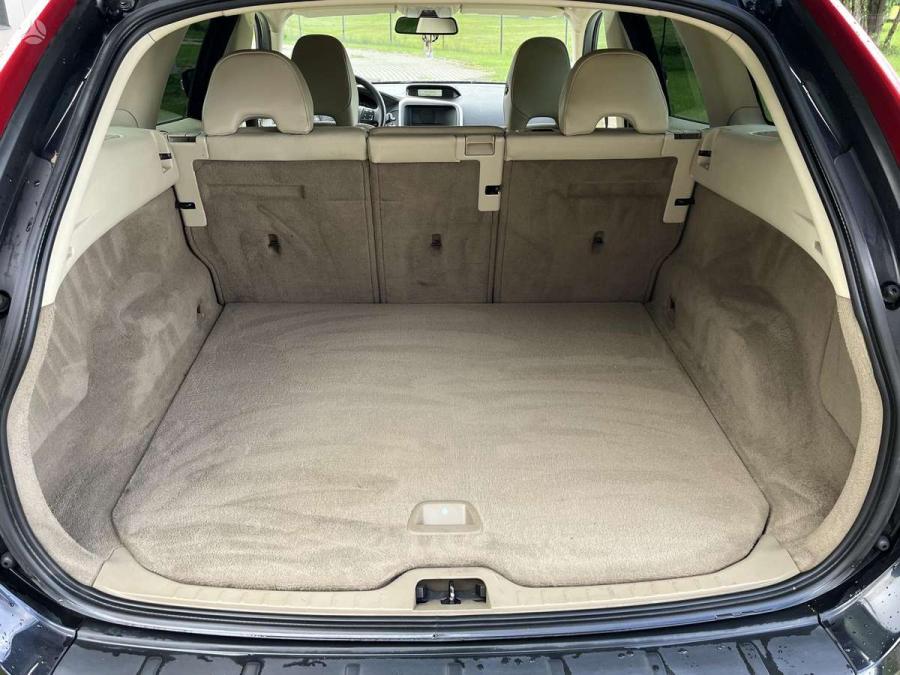 Melns Volvo XC60 2009 Tauragė, ar dzinēja tilpumu 2.40 L un nobraukumu 350 tūkst. km par 4750 €, foto 19 vietnē AUTOMOTO.COM.LV