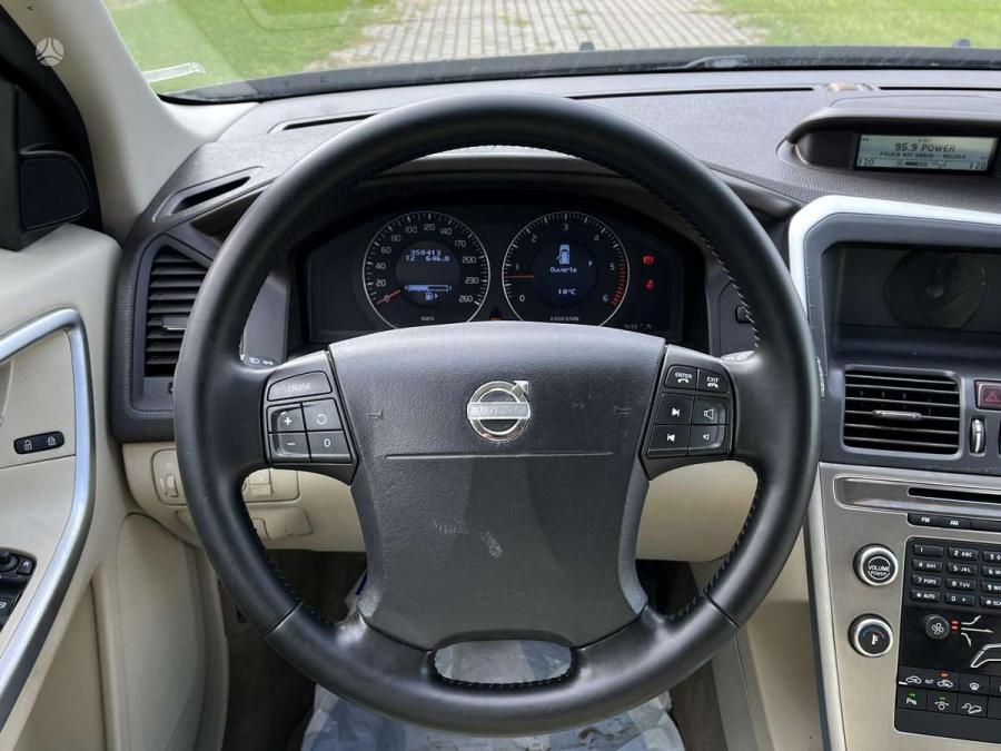 Melns Volvo XC60 2009 Tauragė, ar dzinēja tilpumu 2.40 L un nobraukumu 350 tūkst. km par 4750 €, foto 20 vietnē AUTOMOTO.COM.LV