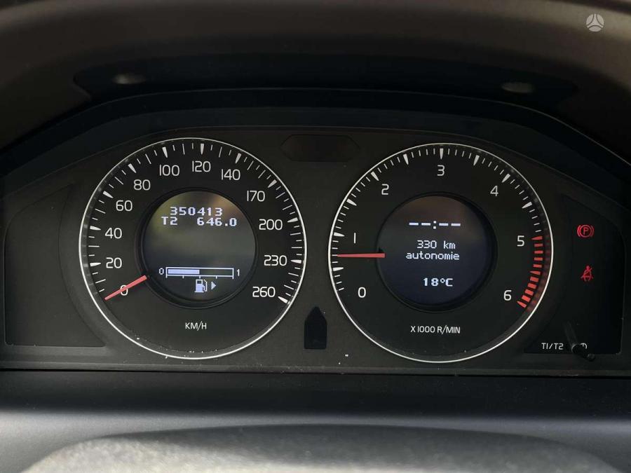 Melns Volvo XC60 2009 Tauragė, ar dzinēja tilpumu 2.40 L un nobraukumu 350 tūkst. km par 4750 €, foto 21 vietnē AUTOMOTO.COM.LV