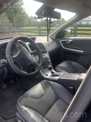 Melns Volvo XC60 2009 Talsi, ar dzinēja tilpumu 2.40 L un nobraukumu 380 tūkst. km par 4100 €, foto 6 vietnē AUTOMOTO.COM.LV