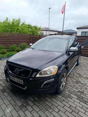 Black Volvo XC60 2009 in Klaipeda, with an engine capacity of 2.40 L and mileage of 410 thousand km for 5500 €, photo 4 on AUTOMOTO.COM.LV